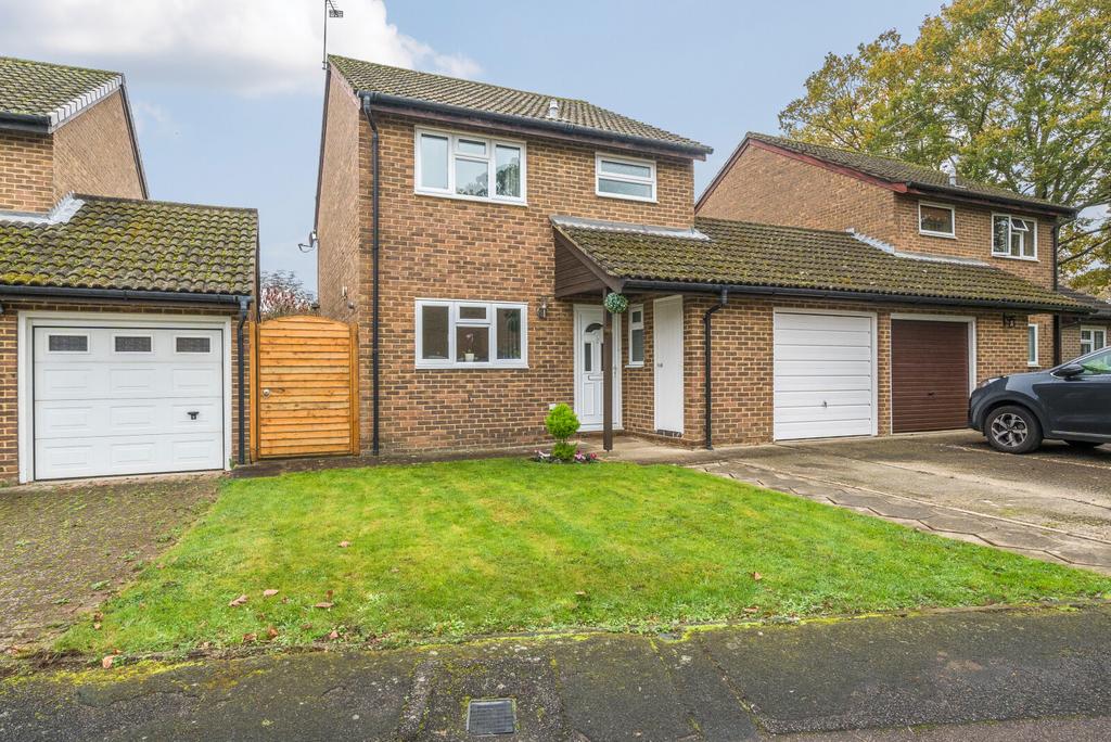 Hamble Close, Goldsworth Park, GU21 3 bed detached house for sale - £ ...