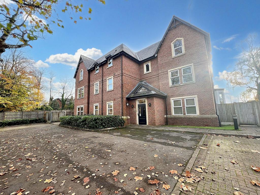 Half Edge Lane, Eccles, M30 2 bed flat - £170,000