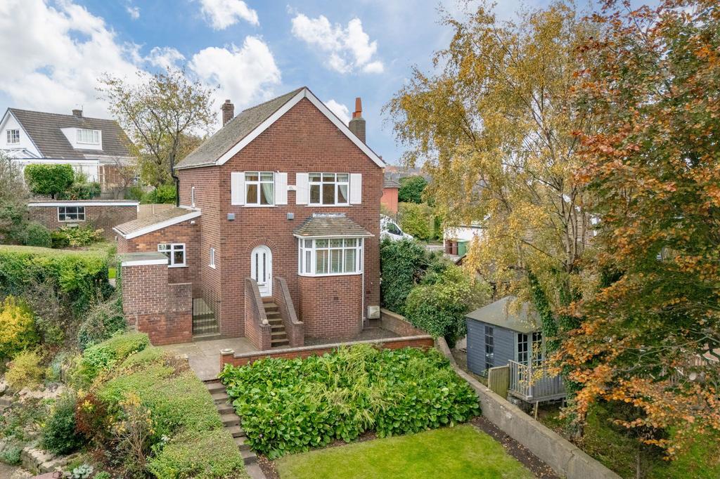 Pontefract Road, Knottingley WF11 3 bed detached house for sale - £290,000