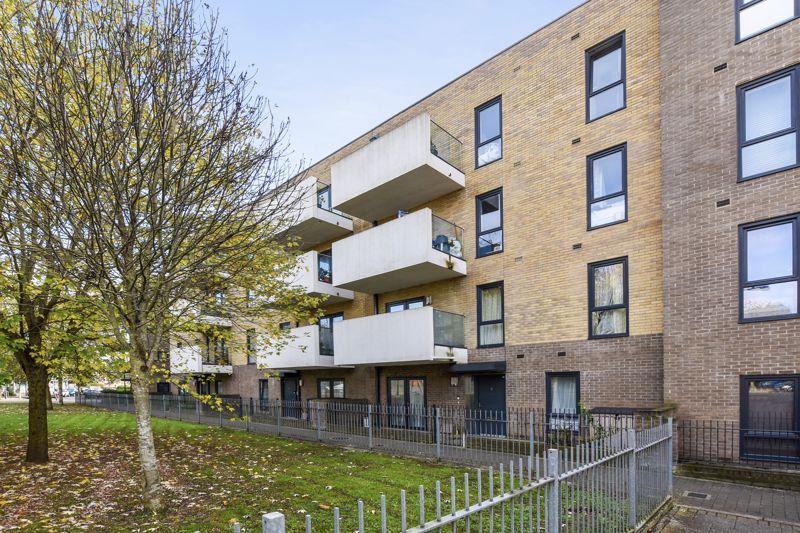 Tranquil Lane, Harrow 2 bed ground floor flat - £385,000
