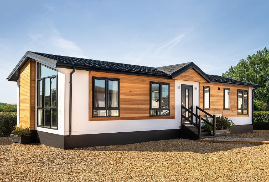 The Grove, Woodside, Slip End... 2 bed park home - £309,950