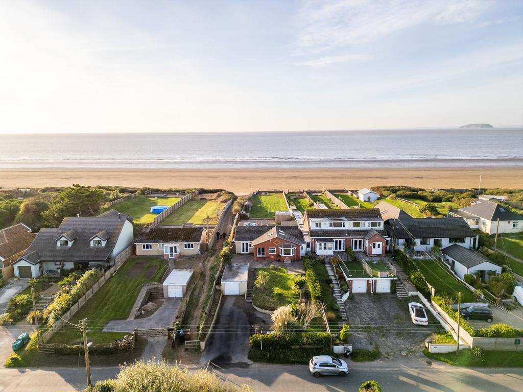 Warren Road, Brean, Somerset, TA8 3 bed bungalow - £550,000