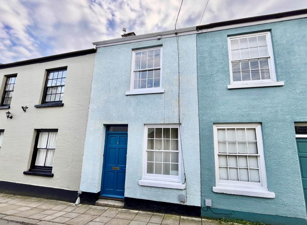 Plymouth Road, Buckfastleigh TQ11 2 bed terraced house - £179,000