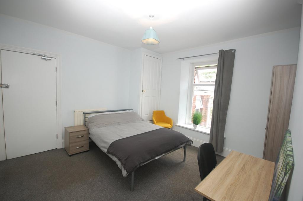 Devon Place, Newport, 1 bed in a house share - £400 pcm (£92 pw)