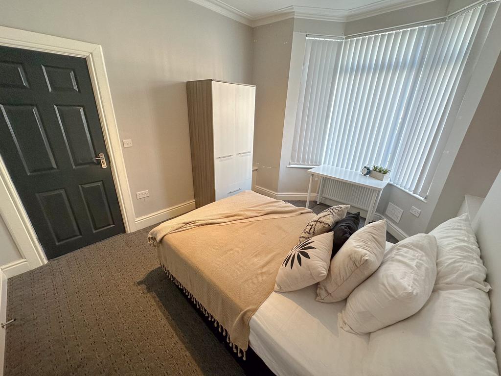 Romer Road, L6 6DH, 4 bed terraced house - £477 pcm (£110 pw)