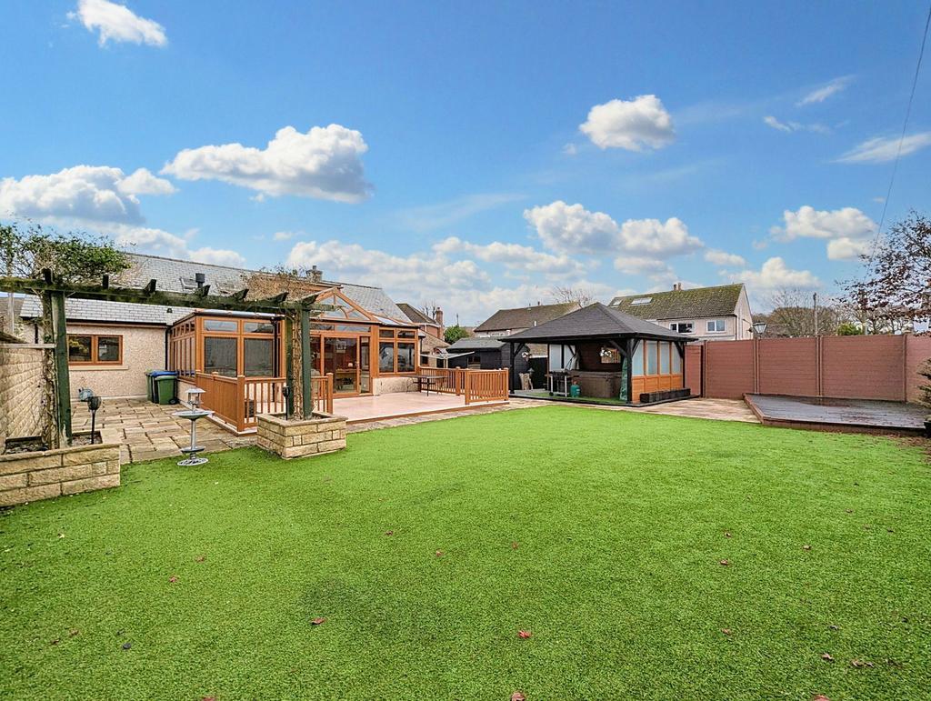 Briery Croft, Workington CA14 6 bed detached bungalow for sale - £425,000