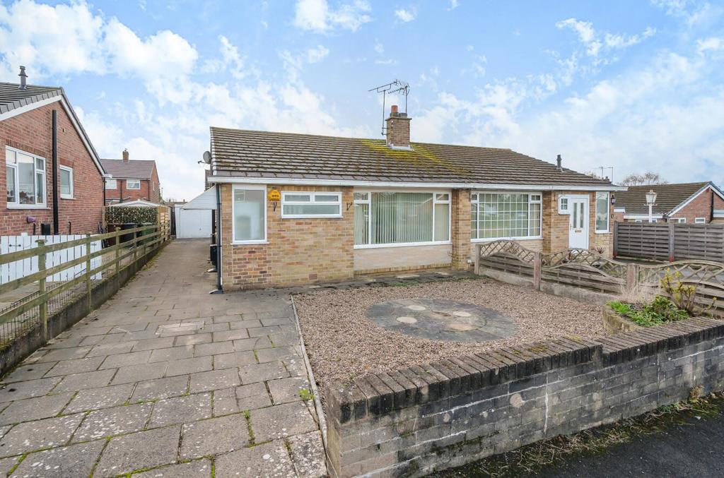Wrenbury Crescent, Cookridge, LS16 2 bed semi-detached bungalow - £240,000