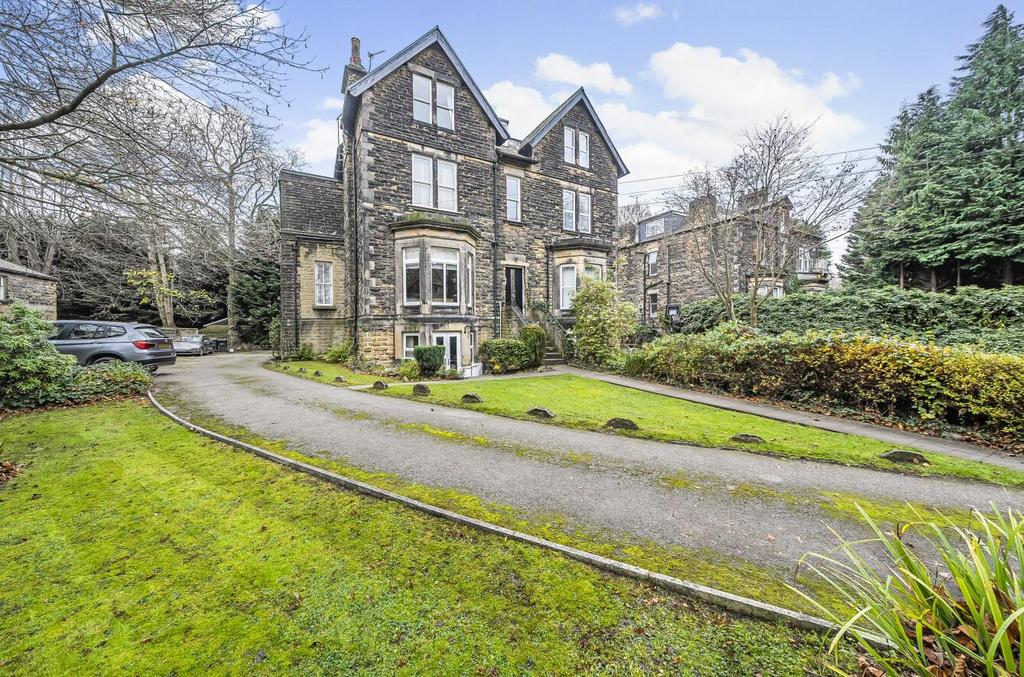 Burton Crescent, Headingley, LS6 2 bed apartment for sale - £325,000
