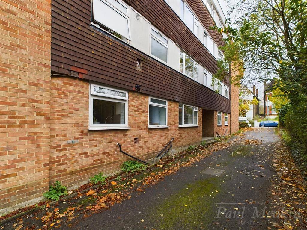 Normanton Road, South Croydon 1 bed flat - £235,000