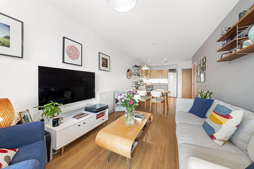 Woods Road, Peckham, SE15 2 bed apartment - £485,000