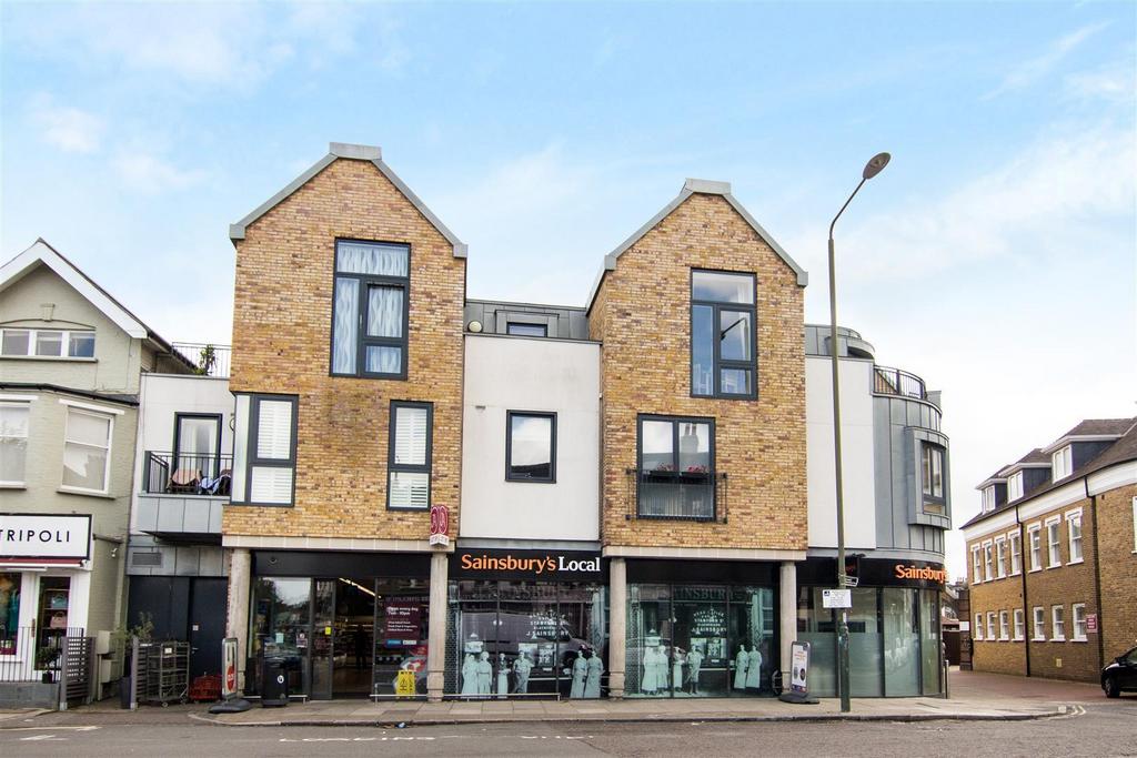 White Hart Lane, Barnes, SW13 1 bed flat - £425,000