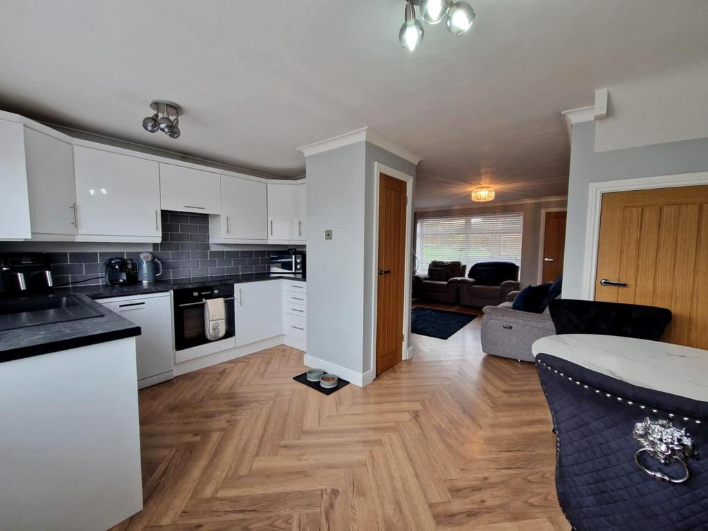 Campbell Close, Rugeley. WS15 2PP 3 bed end of terrace house - £189,950