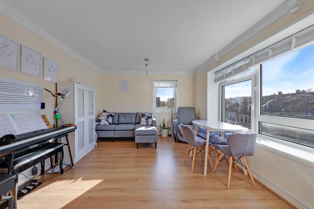 Maple Road, Penge, London 2 bed flat for sale - £250,000