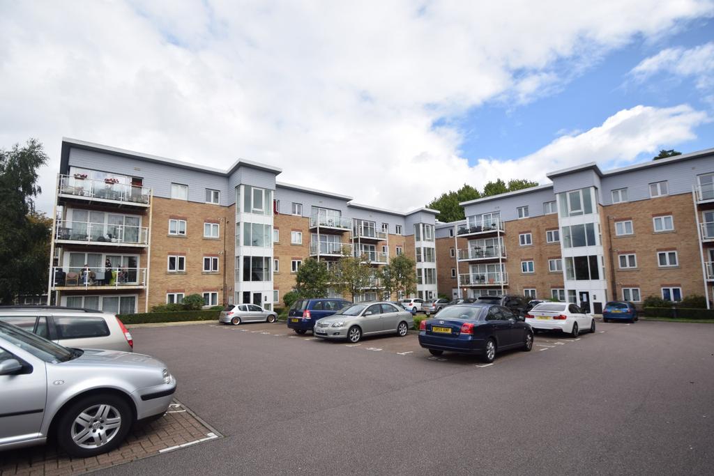 Primrose Close, Luton, Bedfordshire, LU3 2 bed apartment - £1,300 pcm ...