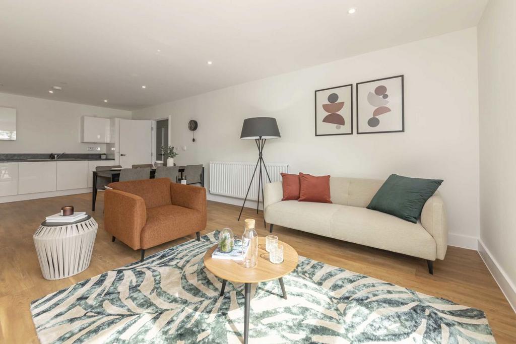 Green Street, London NW10 3 bed flat - £2,747 pcm (£634 pw)