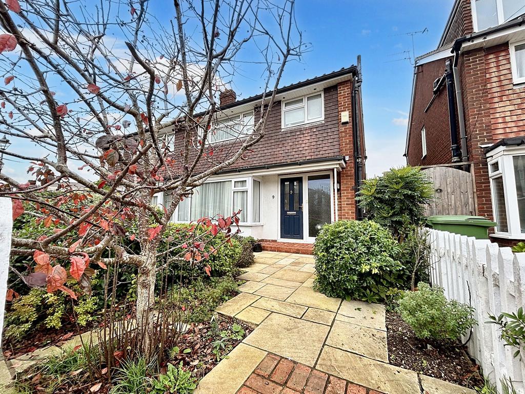 Outram Road, Southsea, PO5 3 bed semi-detached house - £480,000