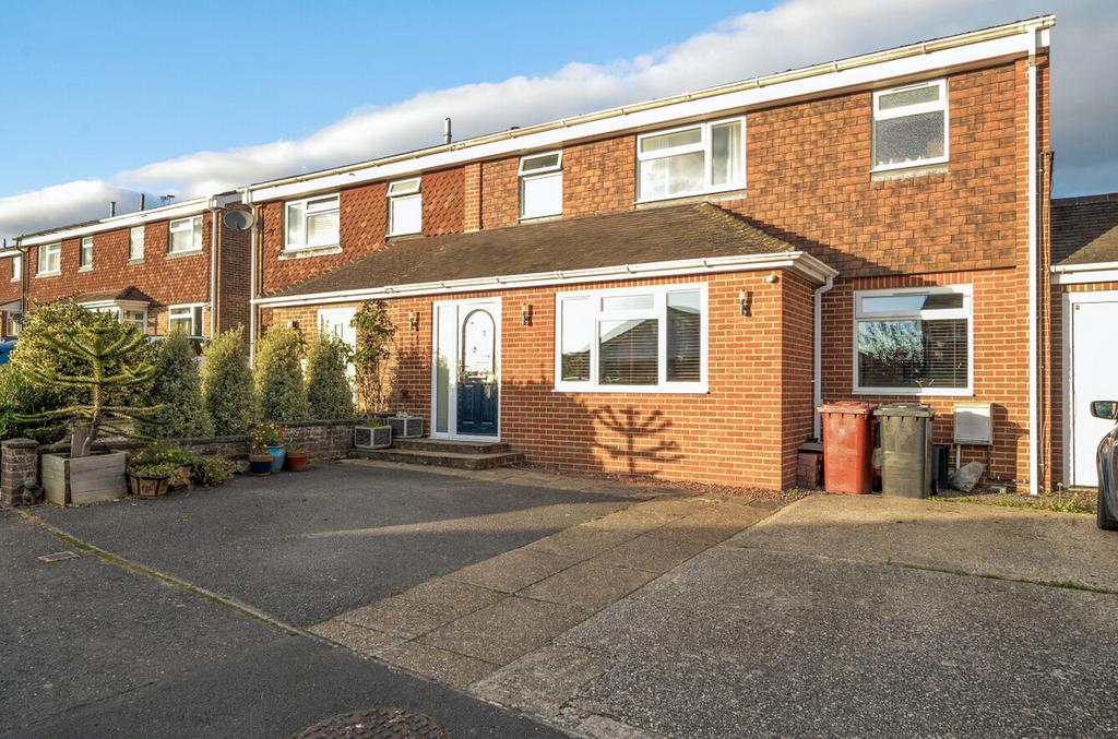 Rothermead, Petworth, GU28 4 bed semi-detached house - £500,000
