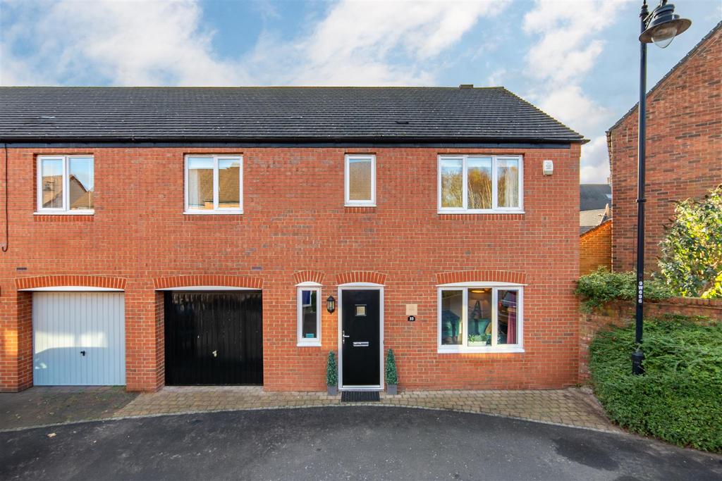 Warkworth Woods, Gosforth, NE3 4 bed semi-detached house - £325,000