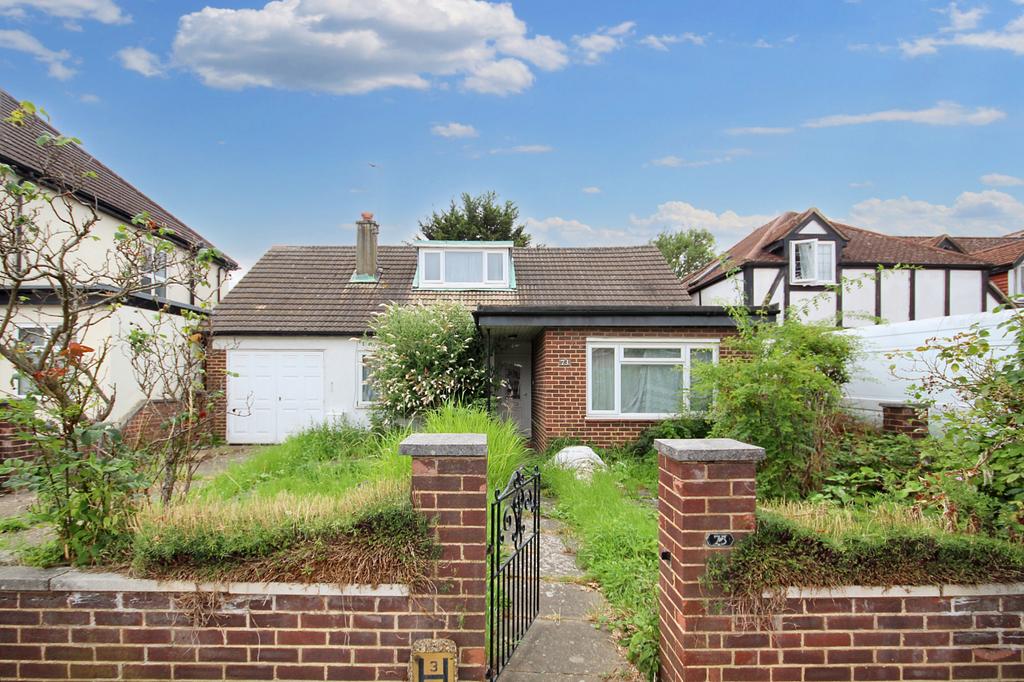 Scarle Road, Wembley, Middlesex HA0 3 bed bungalow for sale - £650,000