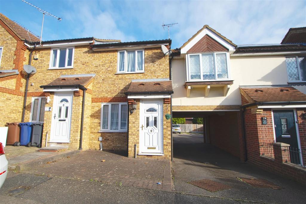 St. Michaels Close, Aveley RM15 2 bed terraced house - £320,000