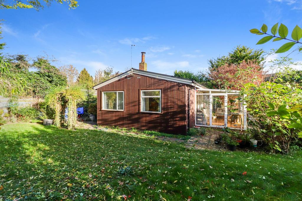 Millstream Way, Wooburn Moor, HP10 4 bed bungalow - £599,950