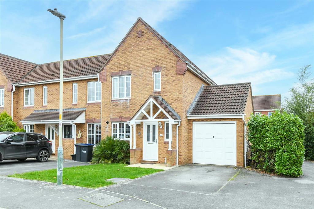 Cornbrash Rise 3 bed end of terrace house - £280,000