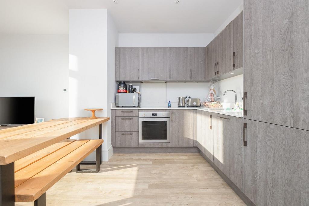 East Street, Bedminster 1 bed flat - £284,200