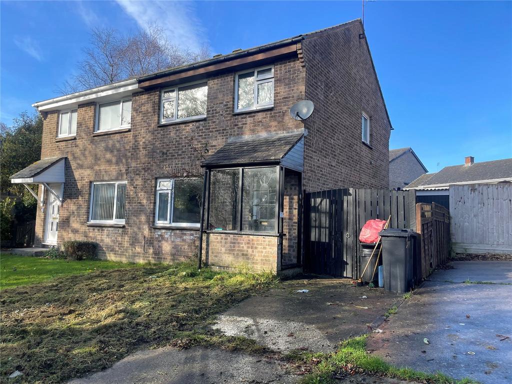 Kernow Close, Torpoint PL11 3 bed semi-detached house for sale - £200,000