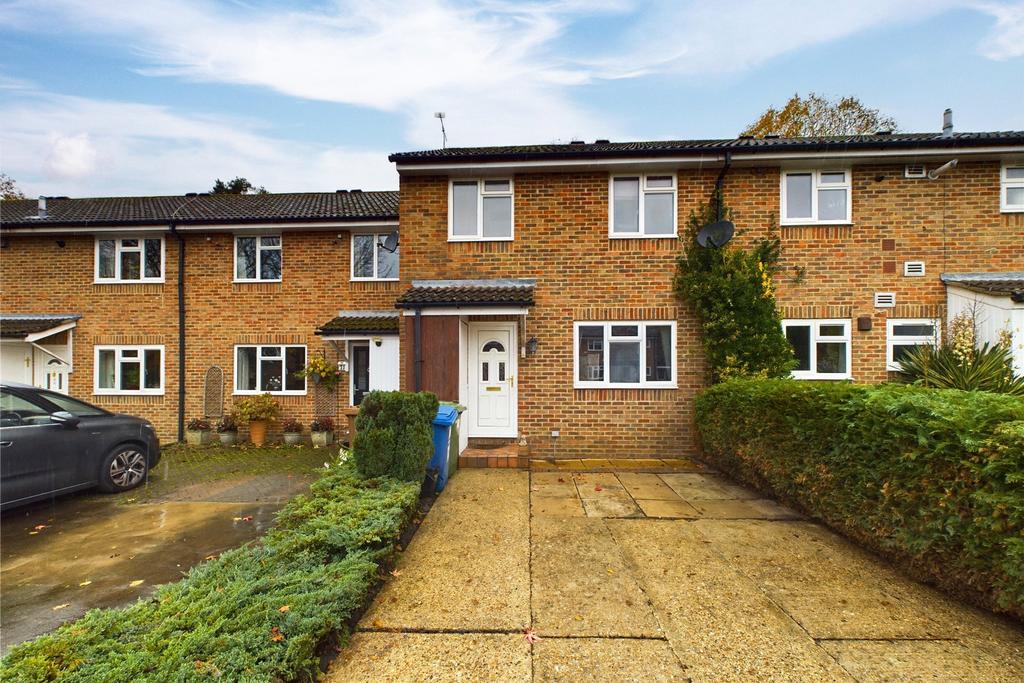 Evenlode Way, Sandhurst, Berkshire, GU47 3 bed terraced house - £375,000