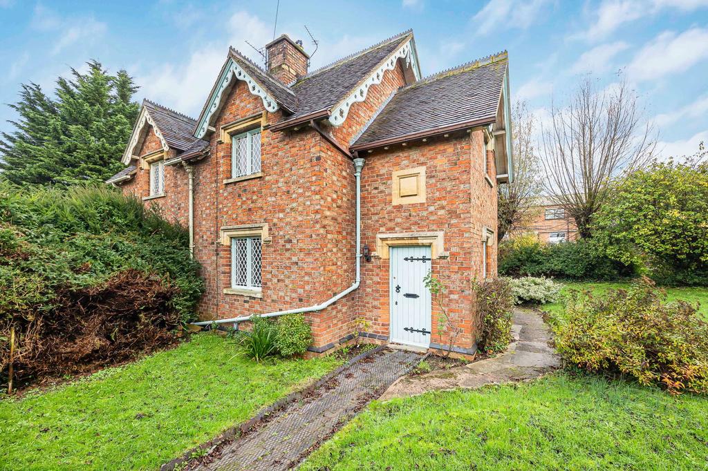 Redgrove Cottages, Hatherley Lane... 2 bed cottage for sale - £325,000