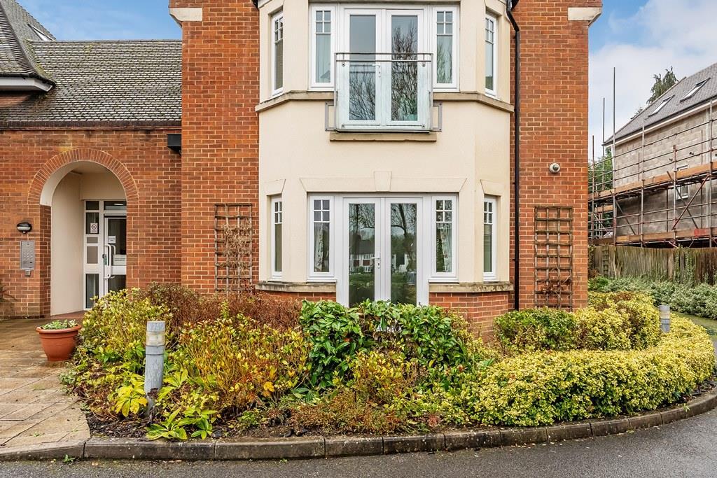 HARROWAY MANOR, FETCHAM, KT22 1 bed retirement property - £280,000