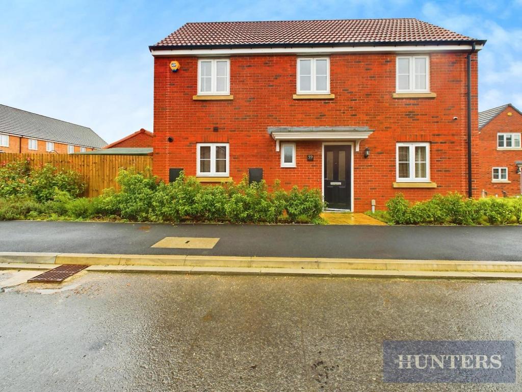 Mustang Road, Seamer, Scarborough 3 bed detached house - £1,200 pcm (£ ...