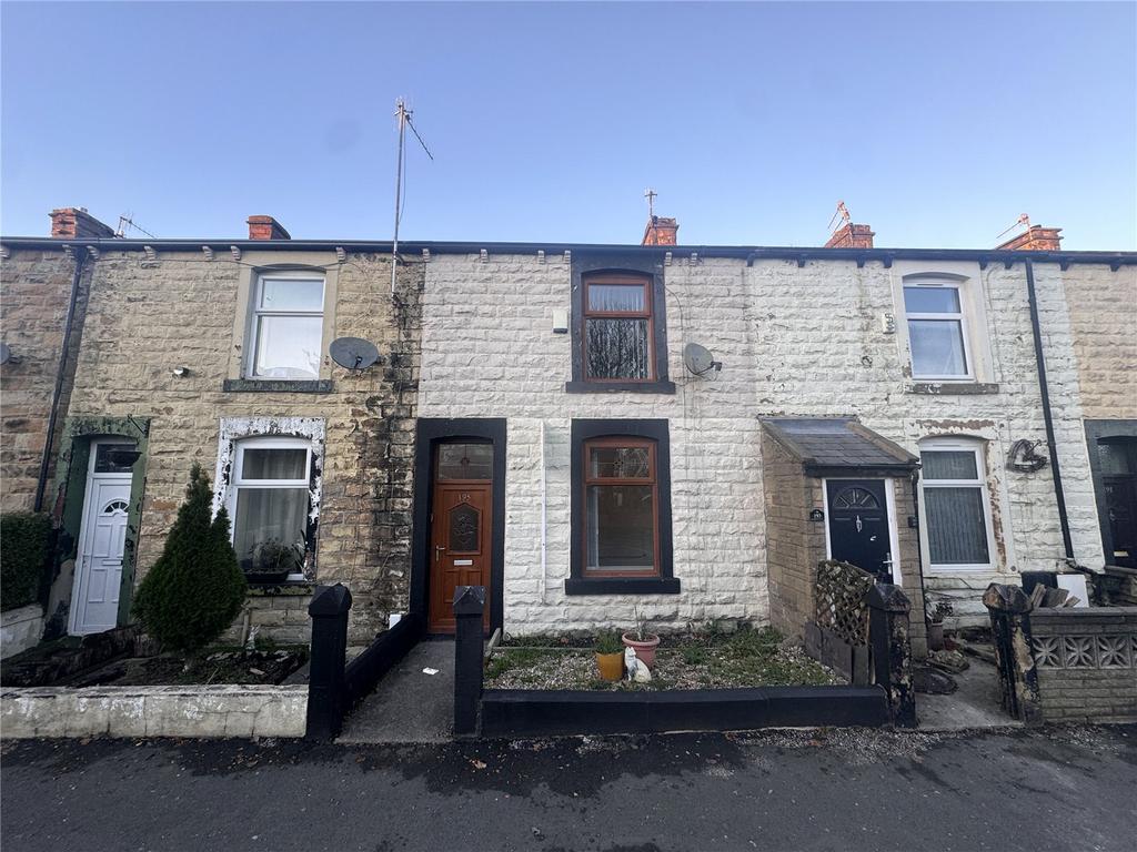 Gannow Lane, Lancashire BB12 2 bed terraced house - £625 pcm (£144 pw)