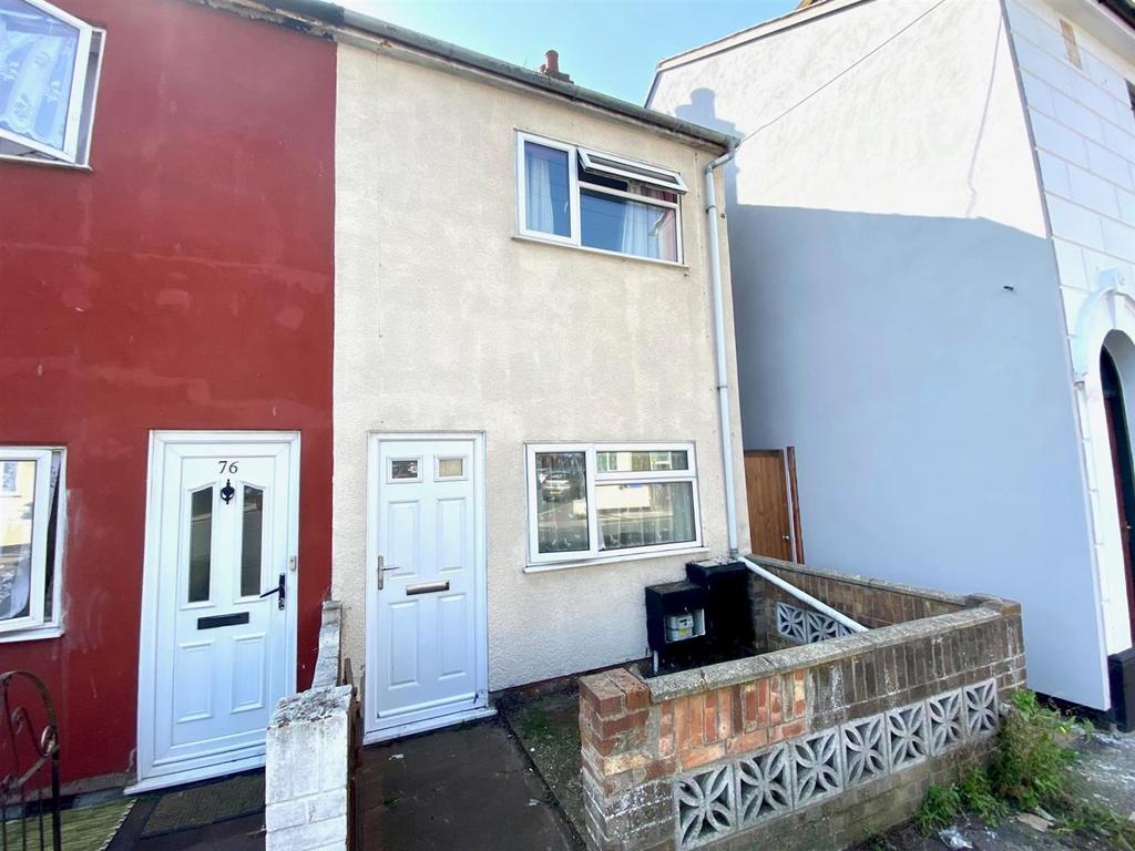 Love Road, Lowestoft, Suffolk 3 bed terraced house - £120,000