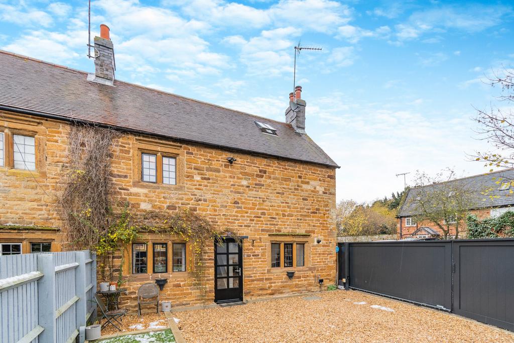 Great Lane Bugbrooke, Northampton... 2 bed semi-detached house for sale ...