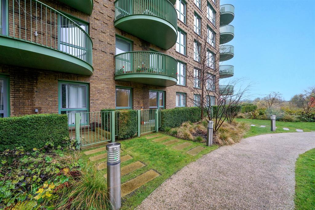 Ottley Drive, London SE3 1 bed apartment - £300,000