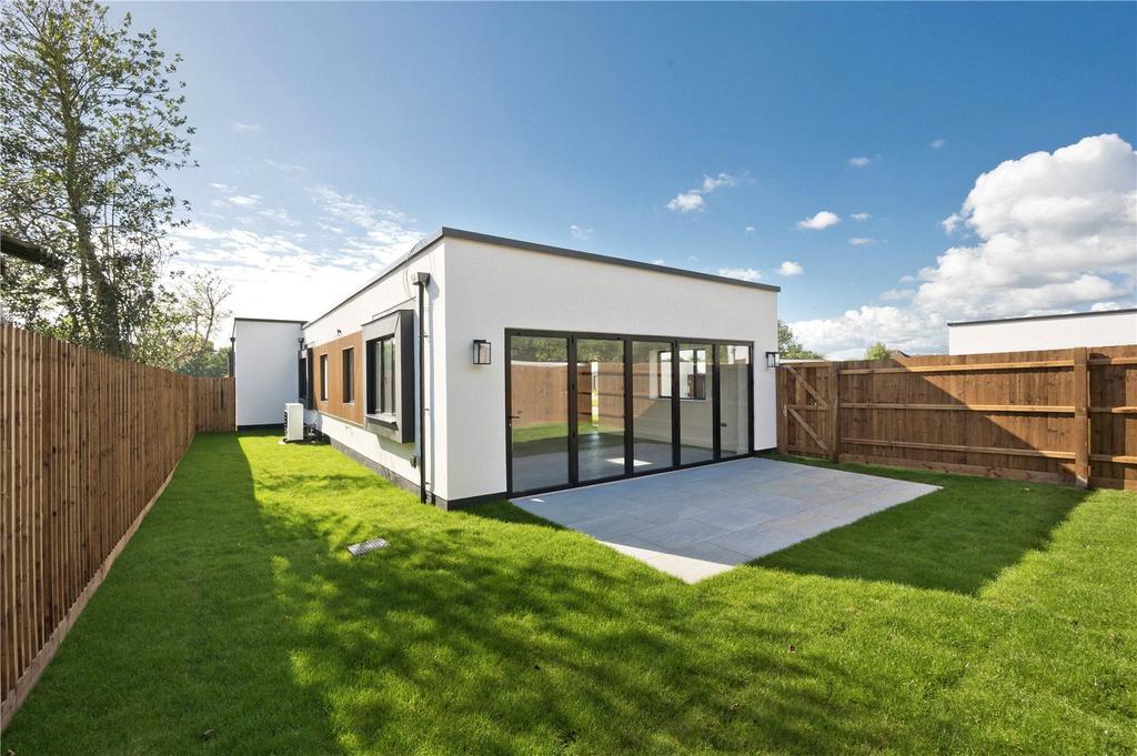 Stable Close, Wexham, Slough, SL3 2 bed semi-detached house for sale ...