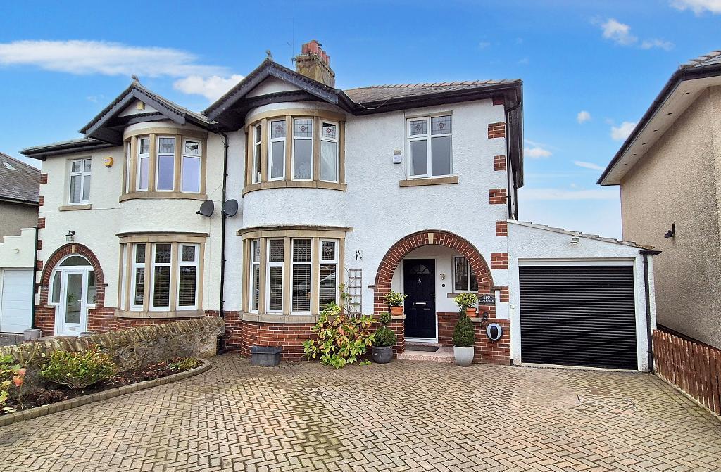 Chatburn Road, Clitheroe, BB7 2BD 3 bed semi-detached house - £349,000