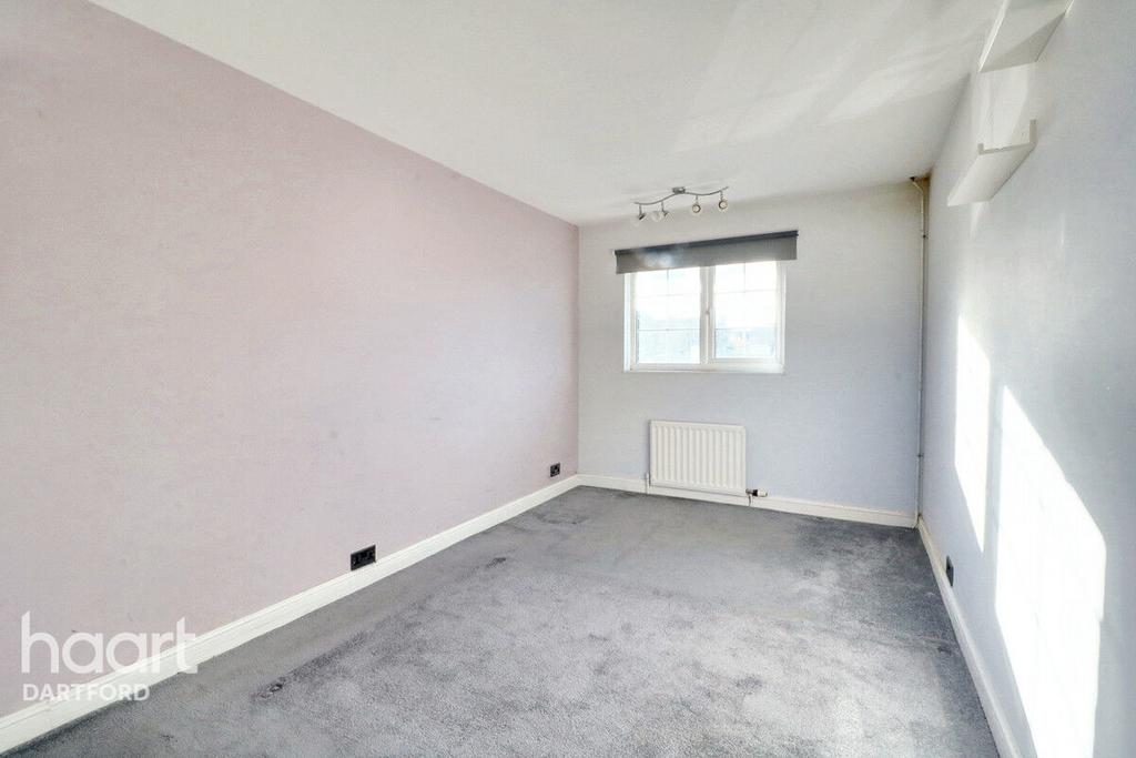 Henderson Drive, Dartford 2 bed end of terrace house for sale - £325,000
