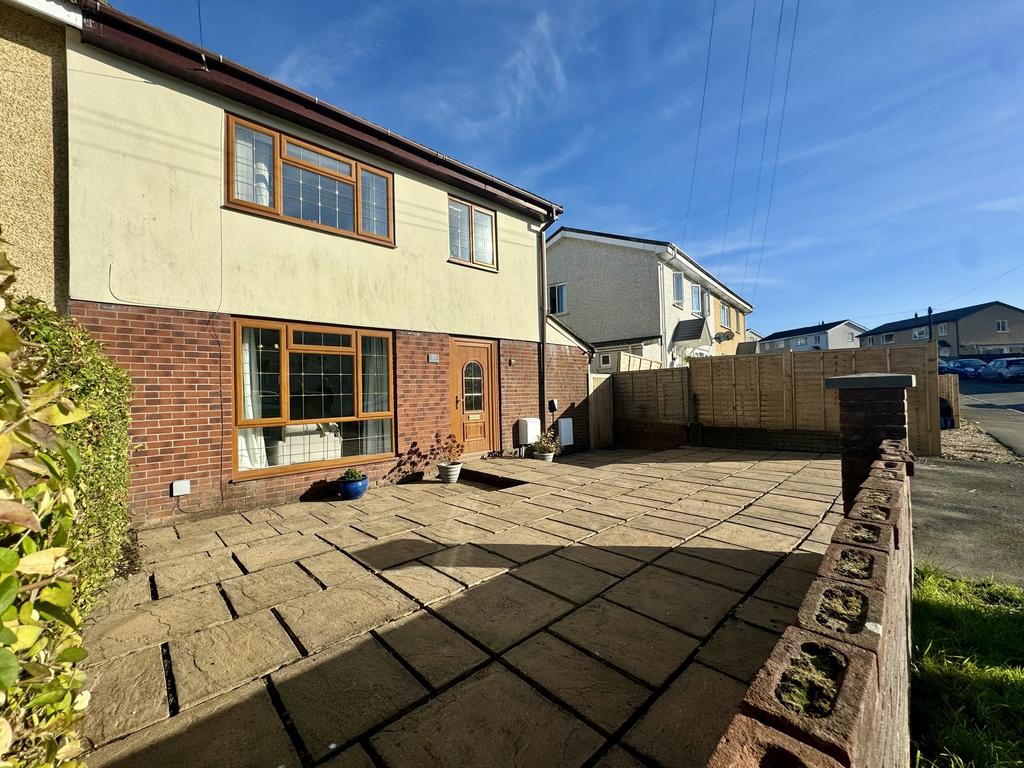 Merthyr Tydfil CF47 3 bed house - £165,000