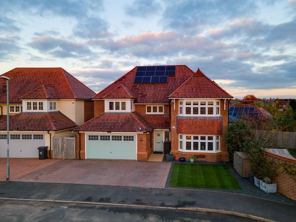 Doherty Avenue, Worcester WR2 4 bed detached house - £700,000