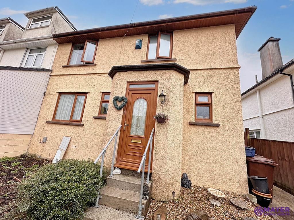 George Avenue, Plymouth PL7 3 bed semi-detached house - £240,000
