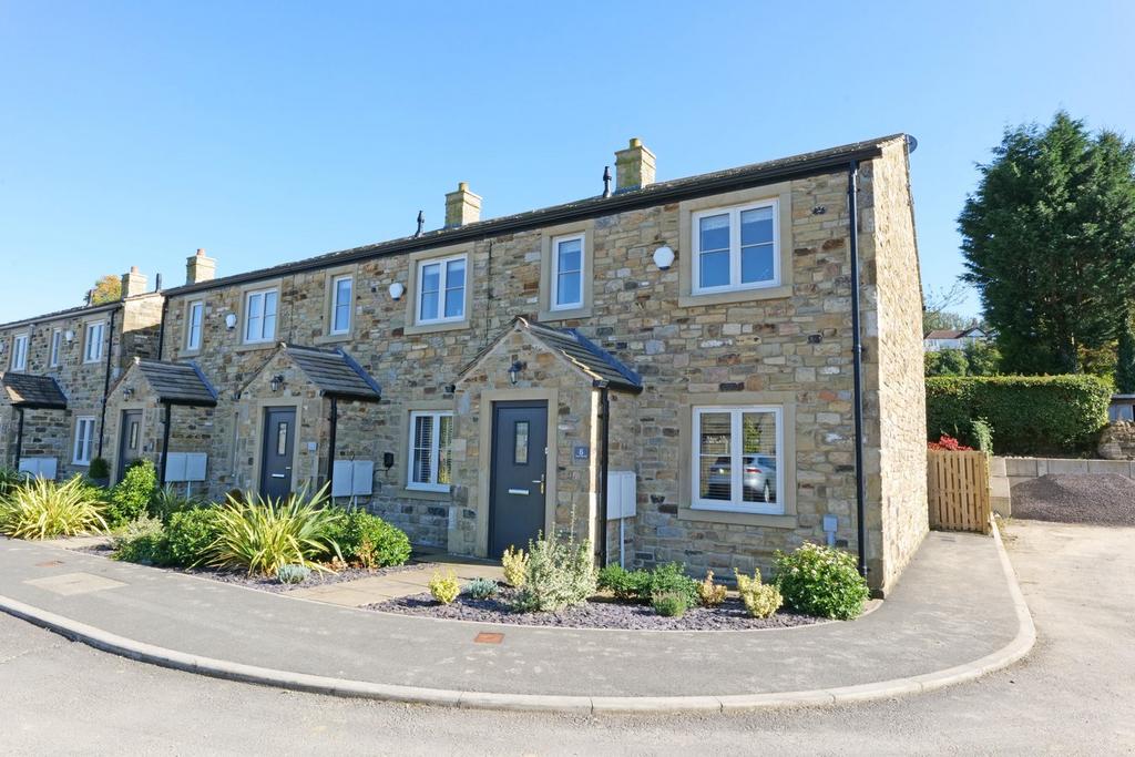 Crowfoot Fold, Barnoldswick, BB18 3 bed townhouse - £267,500