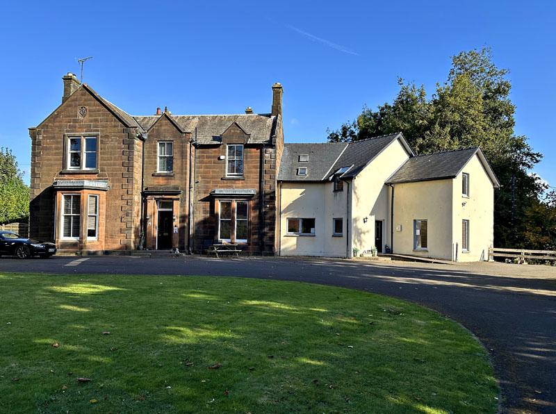 Lockerbie Road, Dumfries DG1 8 bed detached house - £550,000