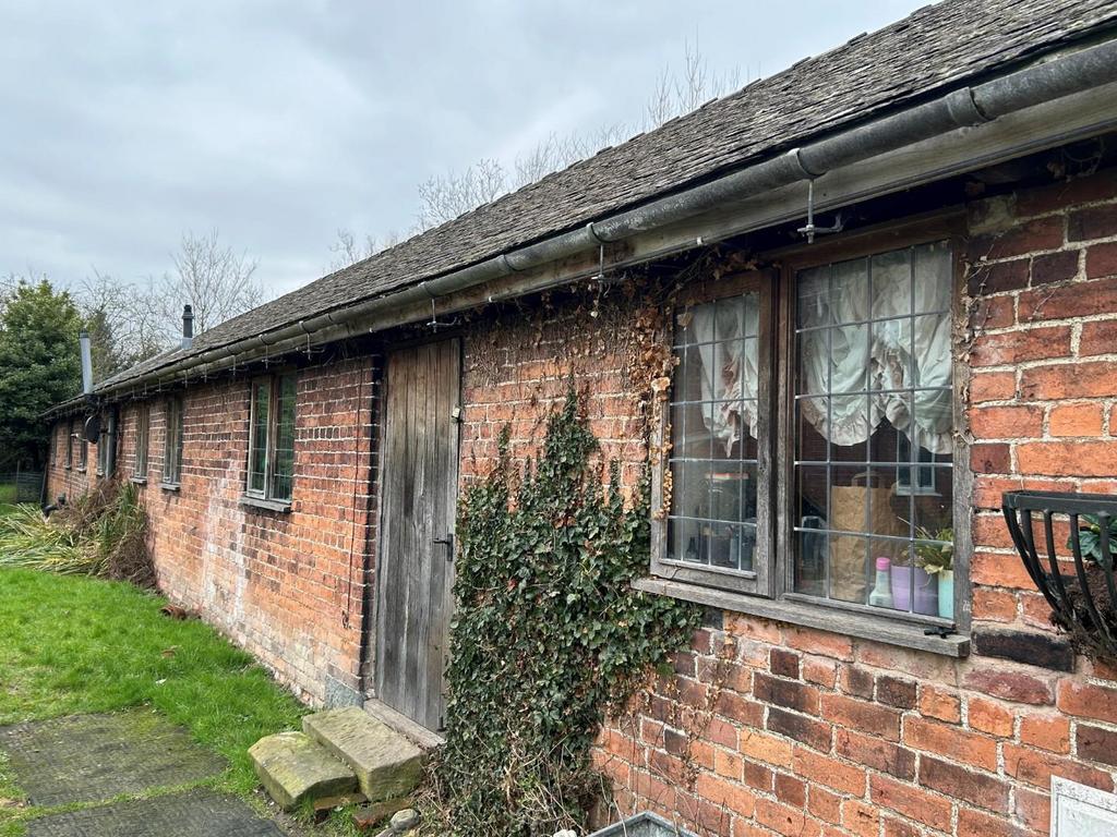Pool Quay, Welshpool 3 bed barn conversion for sale - £385,000