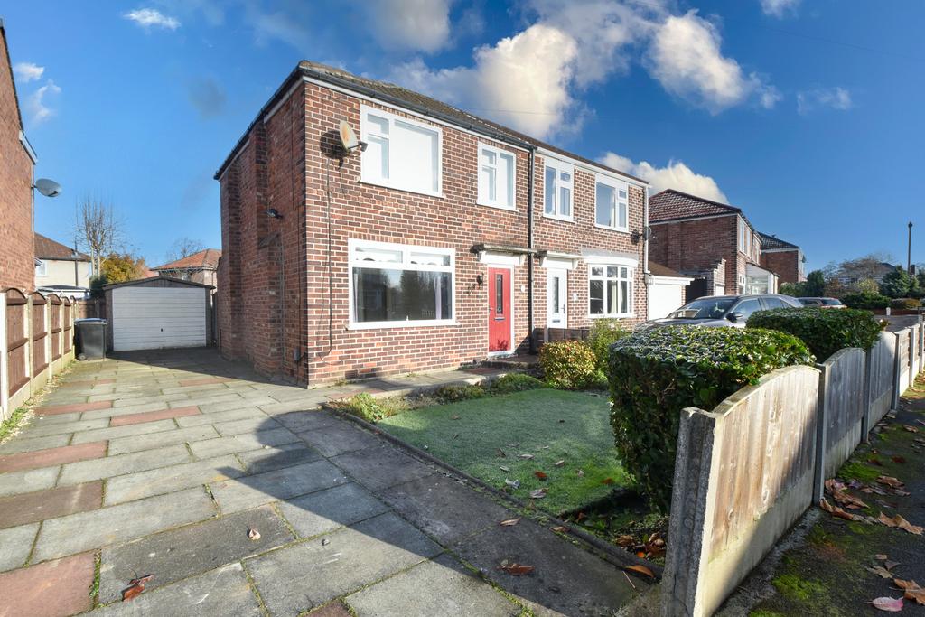 Redesmere Park, Flixton, M41 3 bed semi-detached house for sale - £300,000