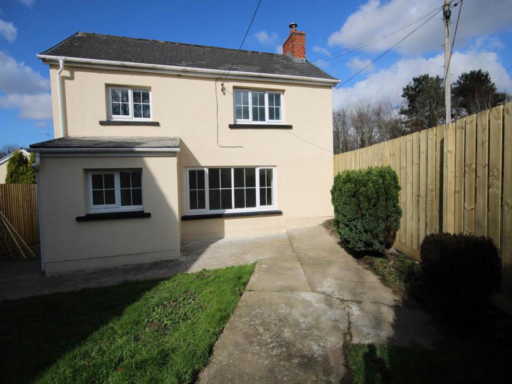 Croespenmaen, Croespenmaen NP11 3 bed detached house - £275,000