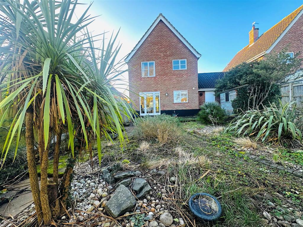 Holmere Drive, Halesworth IP19 3 bed link detached house for sale - £ ...