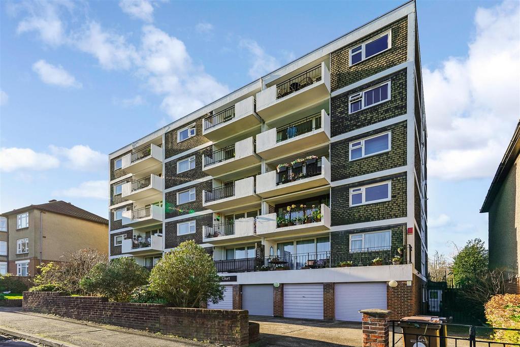 Crescent Road, London E4 2 bed apartment - £370,000