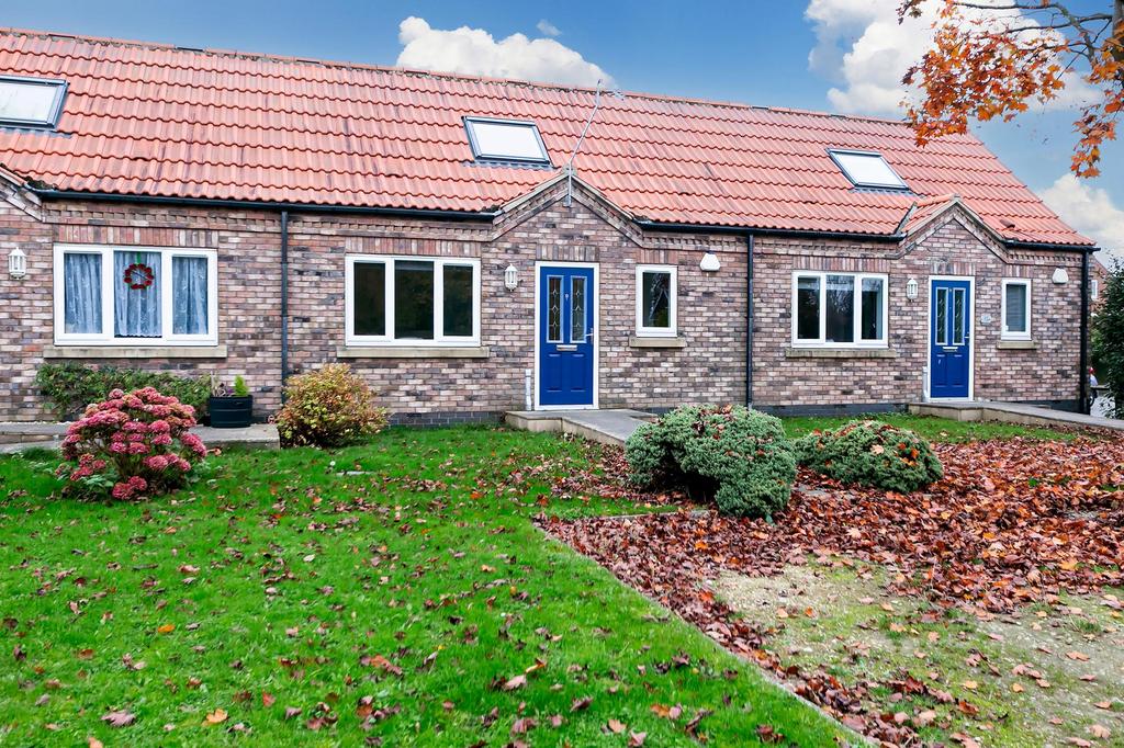 9 The Acorns, Gilberdyke, Brough... 2 bed bungalow - £157,500